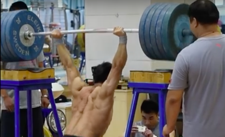 Remember When Lu Xiaojun Overhead Squatted 220kg? | BarBend
