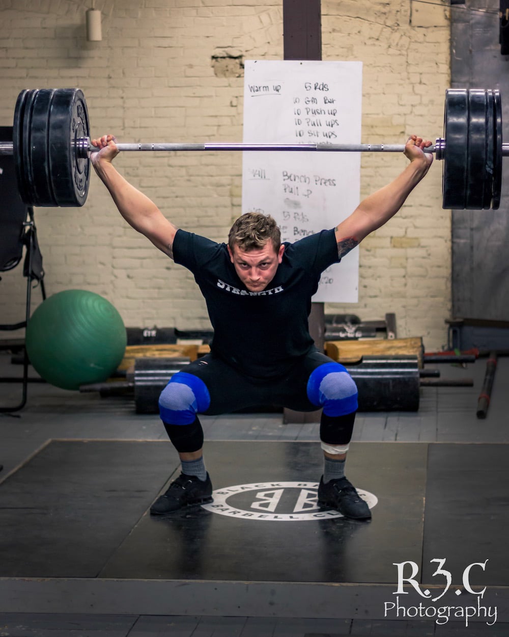 4 Key Tips for College Weightlifters to Succeed and Grow | BarBend