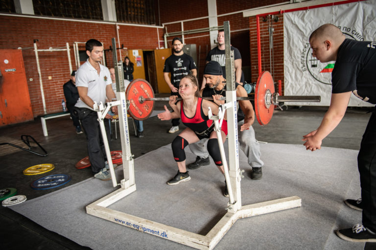 15 Steps to Nailing Your First Powerlifting Meet | BarBend