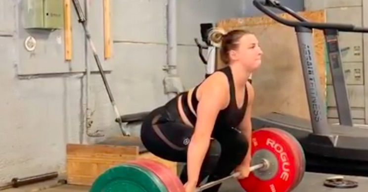 Watch Kate Nye Clean 142kg/312lb for a New PR | BarBend