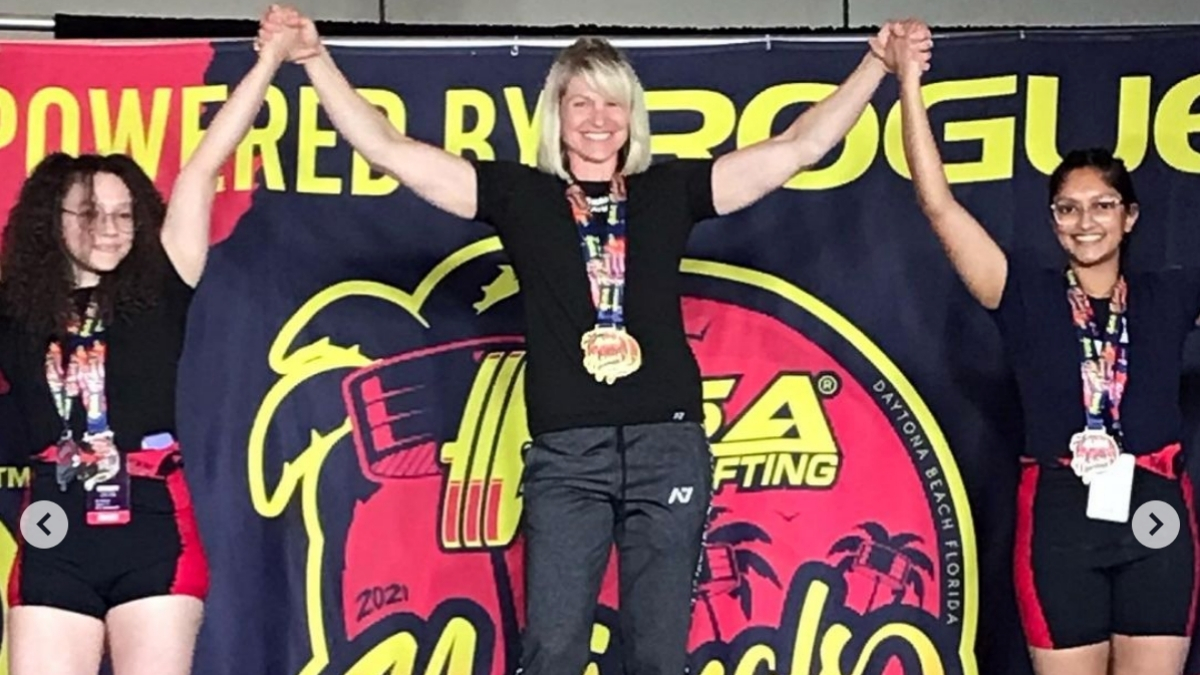Powerlifter Jen Thompson Wins 50th Title at 2021 USAPL Nationals | BarBend