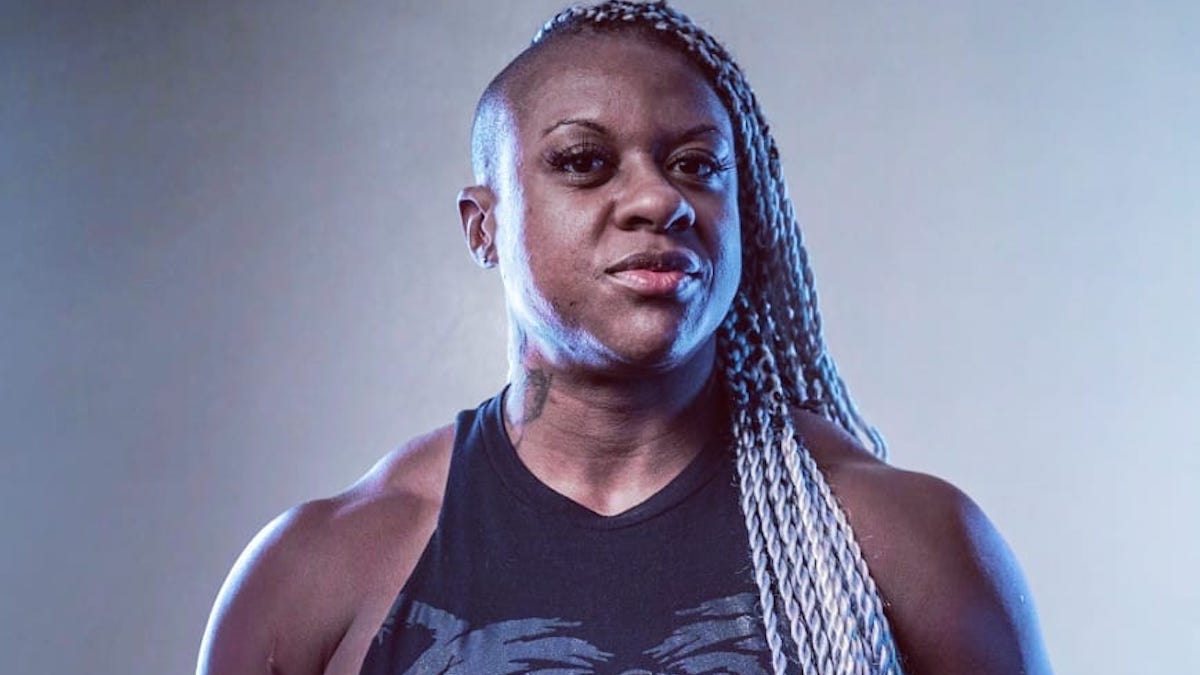 Strongwoman Nadia Stowers Matches Bag Over Bar World Record at 2021 ...