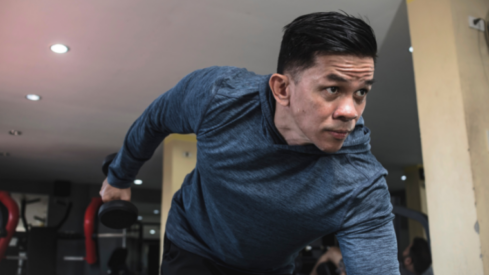 How to Do the Triceps Kickback for Thicker Arms and a Stronger Lockout ...