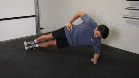 Learn How to Do a Side Plank with Proper Form, Variations, and Benefits ...