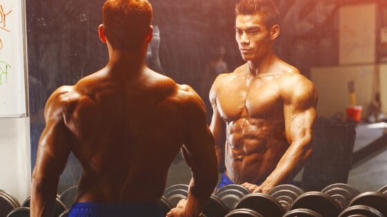 An Overview of Powerlifting Vs. Bodybuilding: The Differences You Need ...