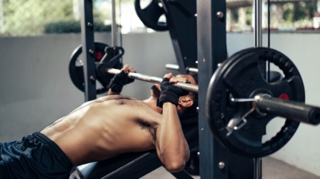 An Overview of Powerlifting Vs. Bodybuilding: The Differences You Need ...