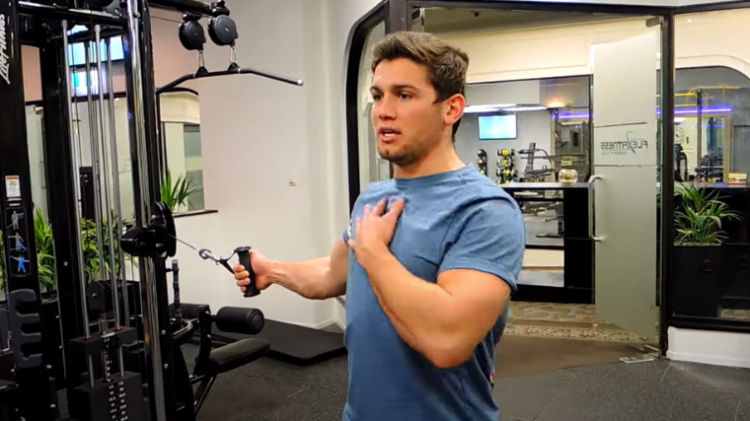 How to Do the Single-Arm Chest Flye for Proportional Pec Gains | BarBend