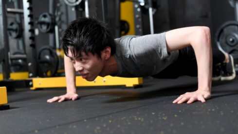 A One Month Push-Up Training Program for Beginners (3 Days Per Week ...