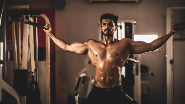 Does Powerlifting Build Muscle? | BarBend