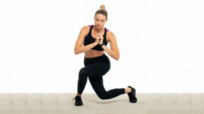 How to Do the Curtsy Lunge for Better Hip Mobility and Glute Strength ...