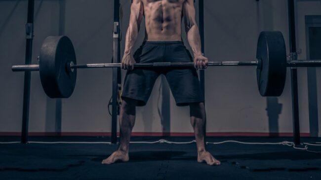 Should You Deadlift Barefoot? Here’s What the Experts Say | BarBend