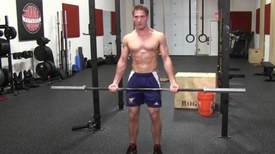 How to Do the Drag Curl to Build Your Arms | BarBend