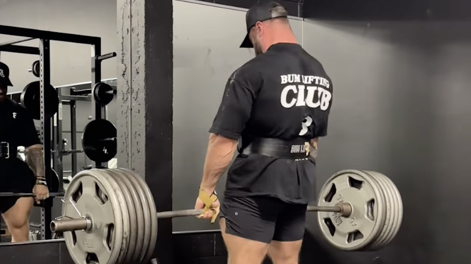 Chris Bumstead's Final Back Day of His 2023 Off-Season Bulk | BarBend