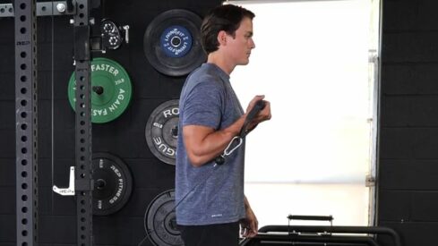How To Do the Bayesian Curl for Bigger, Beefier Biceps | BarBend