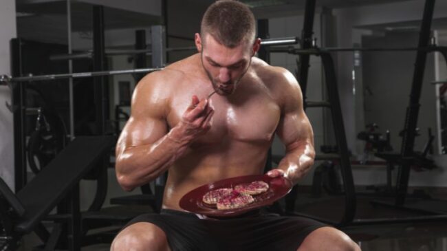 The 10 Best High-Protein Snacks to Help You Build Muscle and Stay Full ...