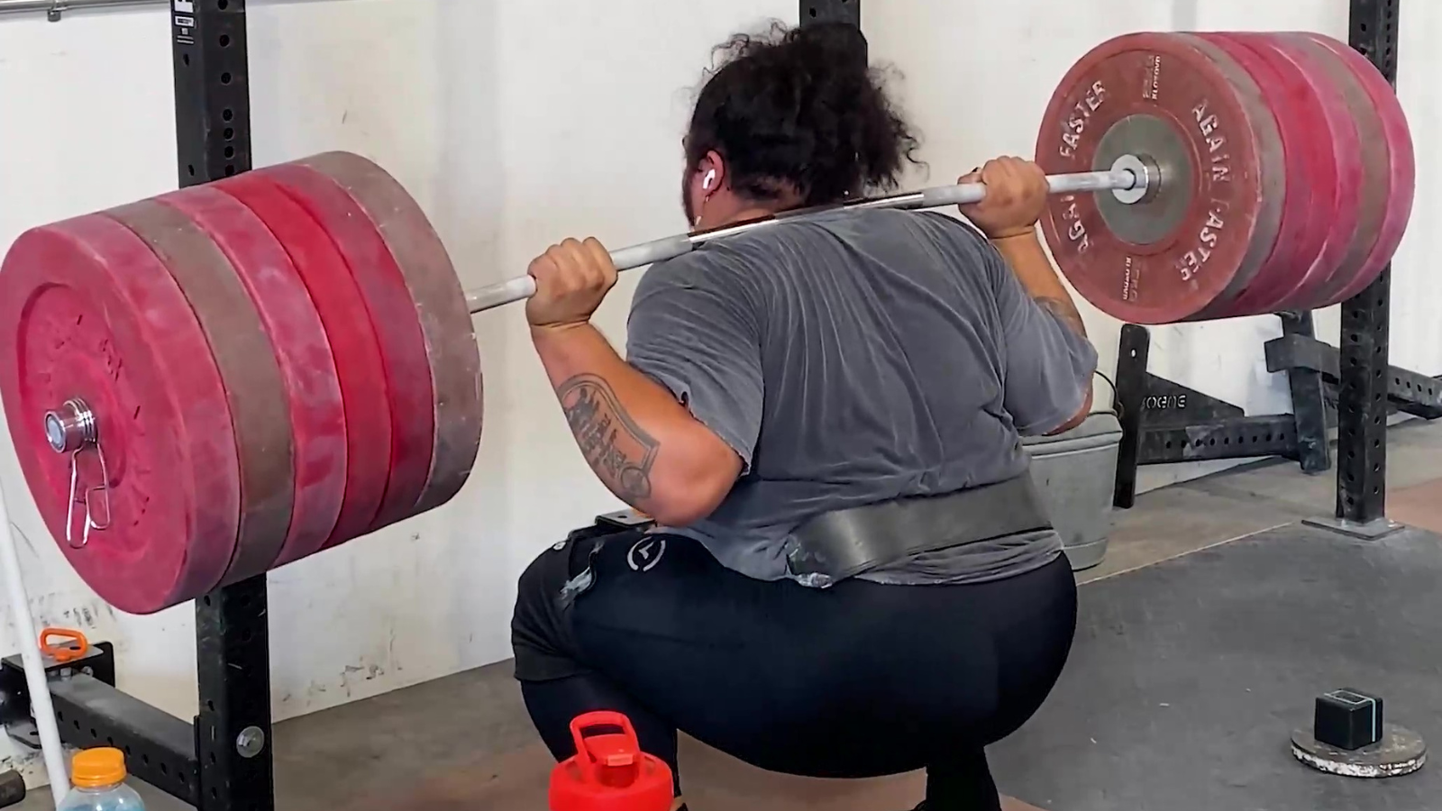 Weightlifter Cesar Flores Credits Beltless Squats for Helping Him Hit ...