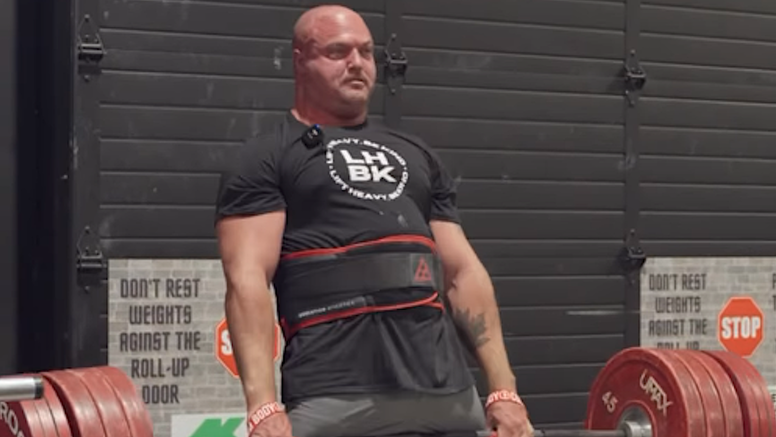 Mitchell Hooper's Updated Deadlift Technique Features More Quad Recruitment | BarBend