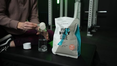 Top 9 Best Whey Isolate Protein Powders of 2025, Picked by an RDN