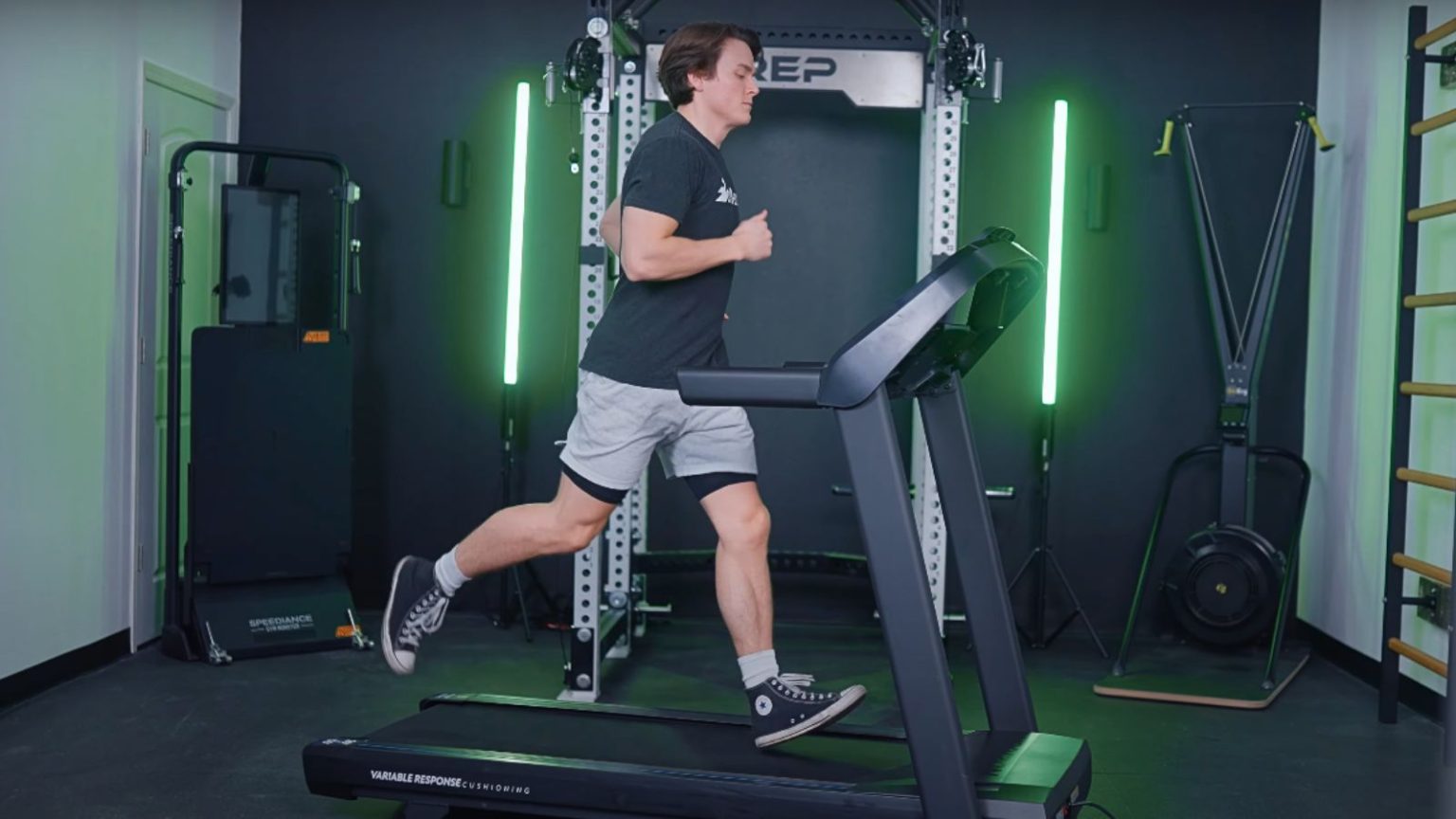 How to Clean Treadmills: Tips For Cleaning And Disinfecting a Treadmill ...