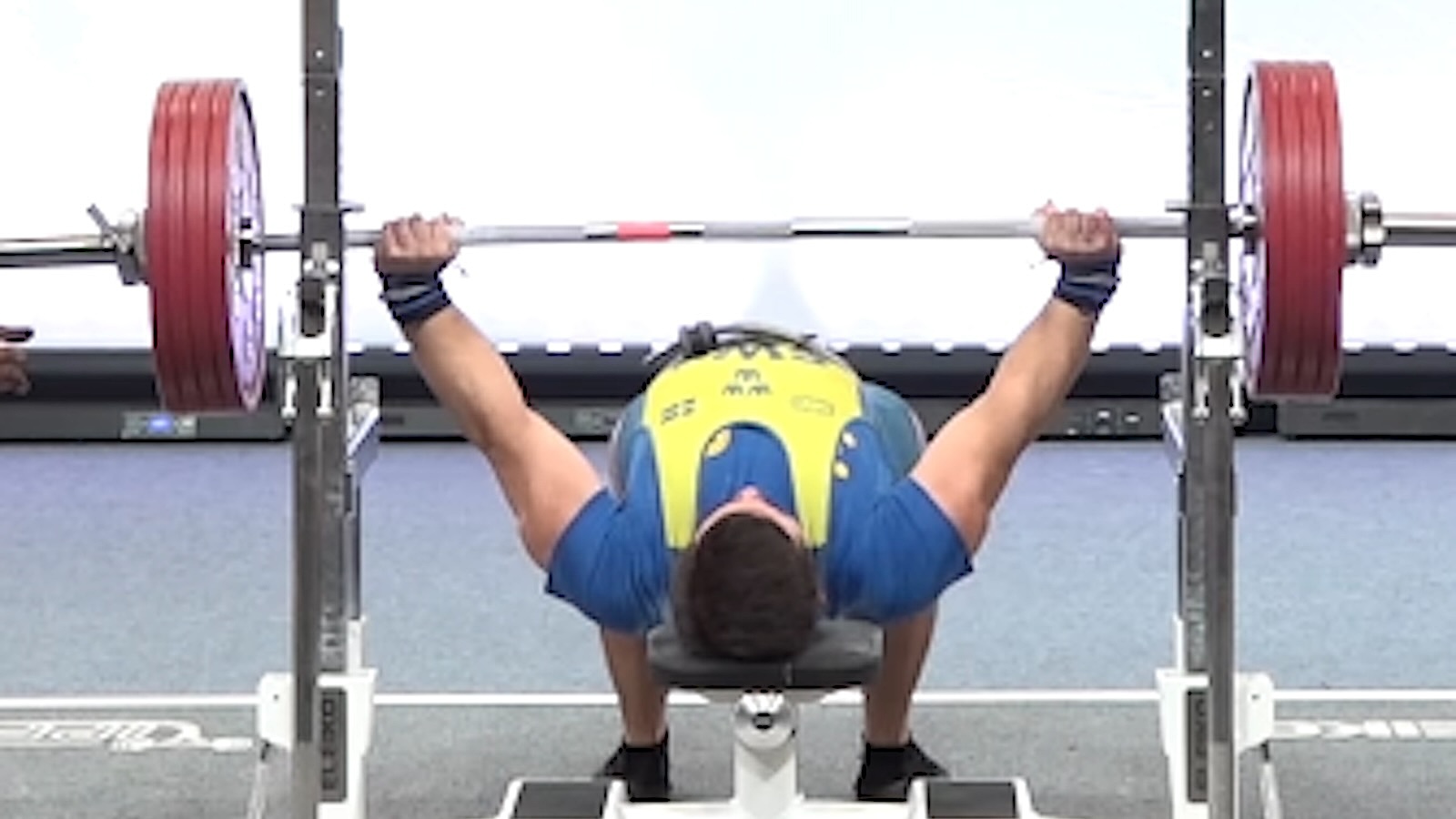 Jonathan Henningsson (93KG) Raw Bench Presses an IPF Junior World ...