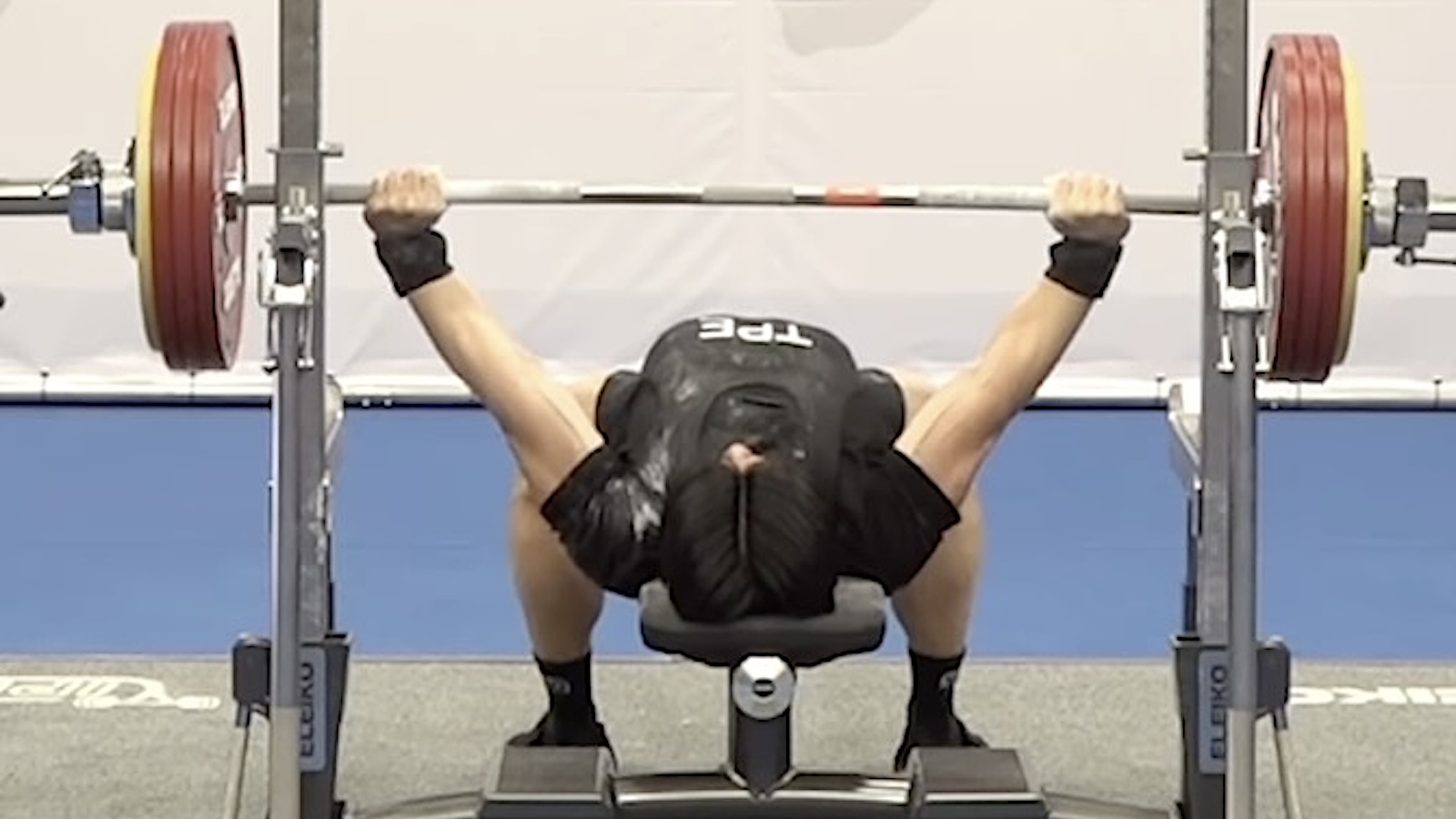 Chun-Chia Fan (74KG) Benches 213KG World Record at 2024 IPF World ...