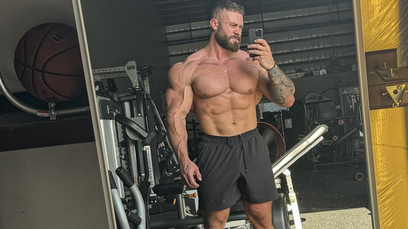 Olympia-Life Balance: How Chris Bumstead Prioritizes Family, Training ...