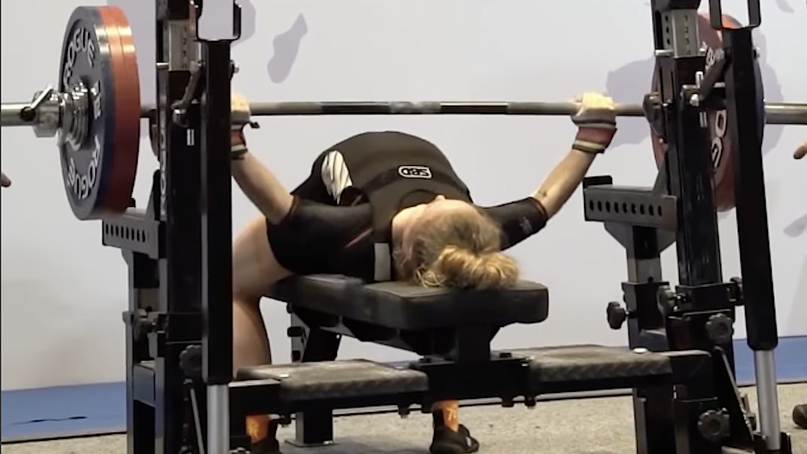 Zuzanna Kula (57KG) Locks Out 169-Kilogram IPF Equipped Bench Press ...