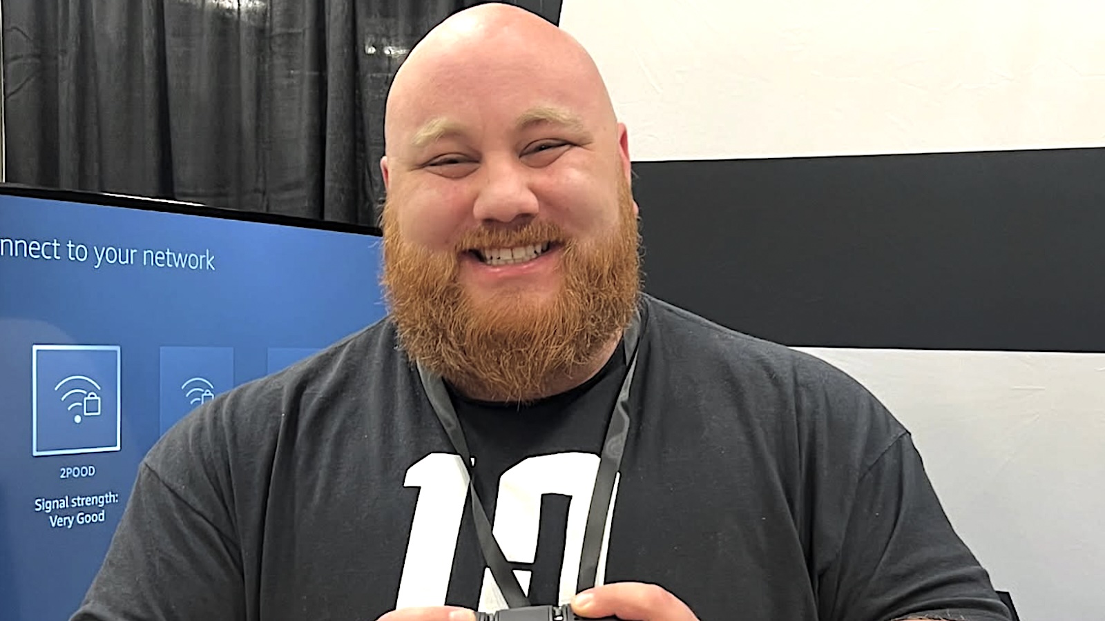 "Sternum Reaching" — Strongman Lucas Hatton Trains Bench Press for the ...